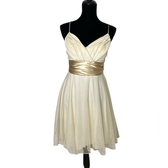 Studio Y | Dresses | Studio Y Size 1 Cream And Gold Sparkly Party Dress ...